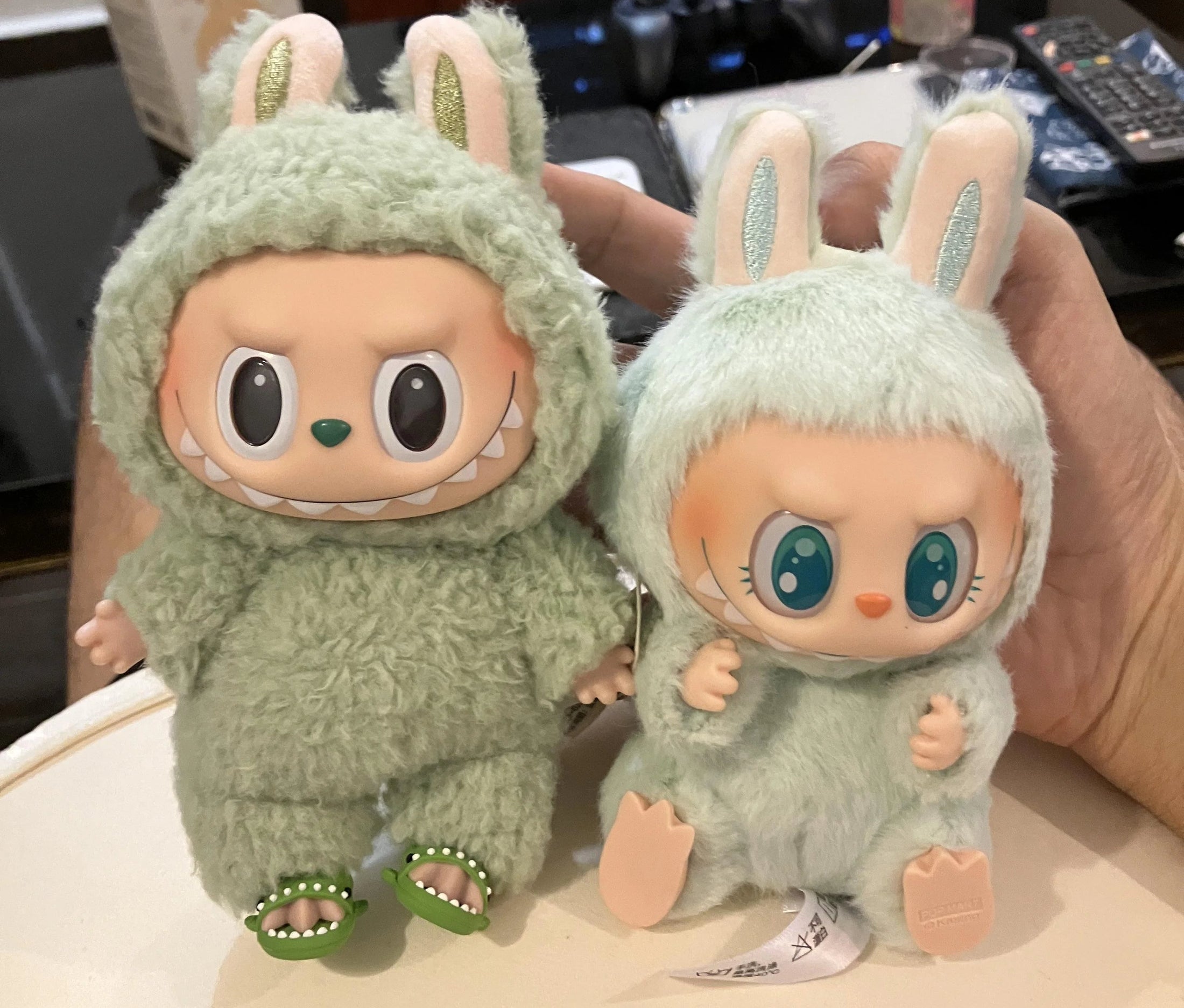 Labubu V2 vs Labubu V1: Wat is er nieuw en nóg schattiger? – Labubu Club